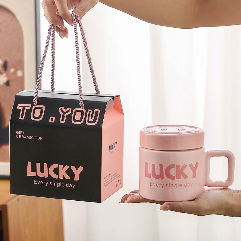 Розовая керамическая кружка с крышкой в подарочной упаковке Lucky, 350 мл