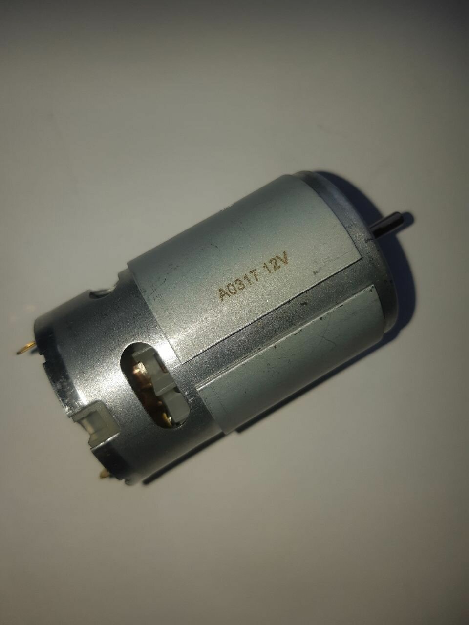 Двигатель (мотор)12В для шуруповерта без ответной шестерни диаметр вала 3мм