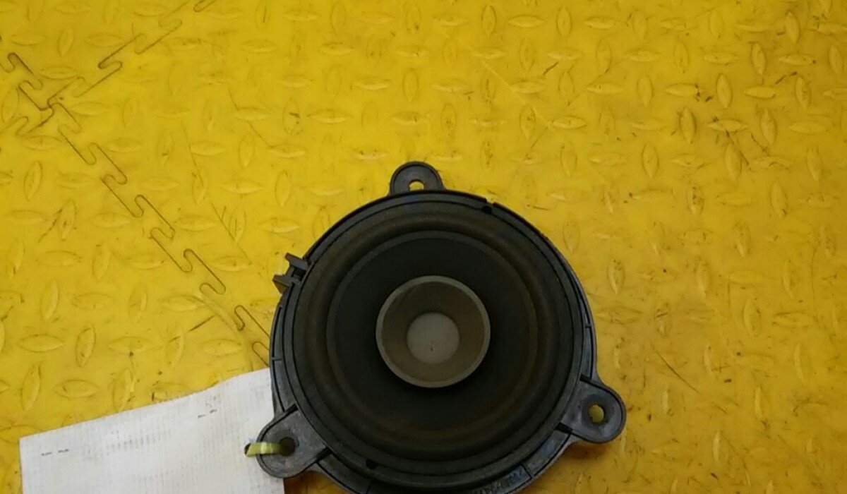 Динамик Fluence Renault 281440002R