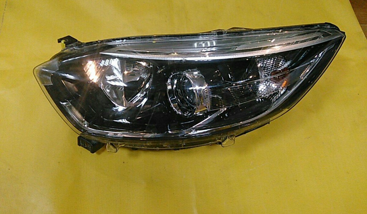 Фара левая Kaptur Renault 260602042R