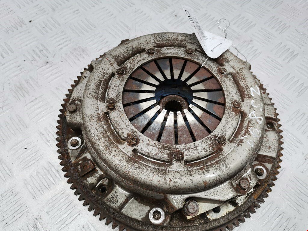 Маховик (демпфер сцепления) Mazda Premacy FP4911500A арт. 1059758