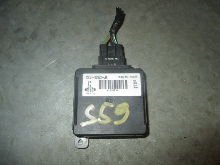 Реле 4S4A9D372AA Форд Фокус ZX3 электро бензонасоса 4555230