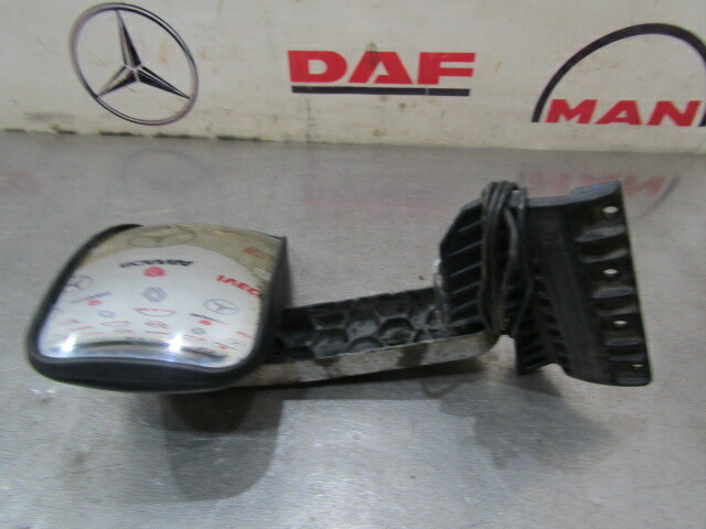 Зеркало бордюрное переднее Iveco Eurocargo, есть повреждение