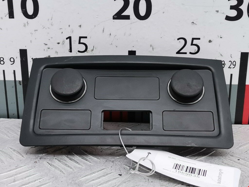 Гнездо (розетка) прикуривателя BMW 5-Series (E60/E61) 61346973036 арт. 1869835