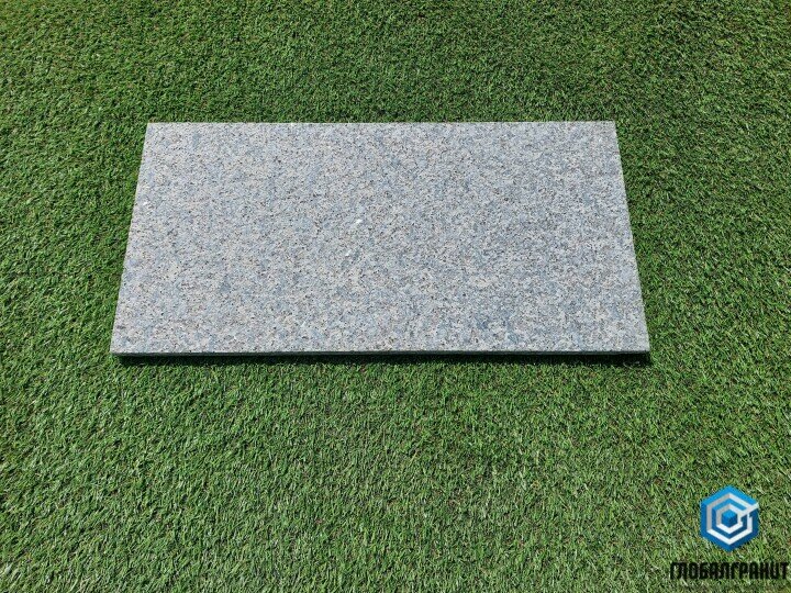 С-018 Б 600х300 на 18 мм. Гранитная плитка серая термо