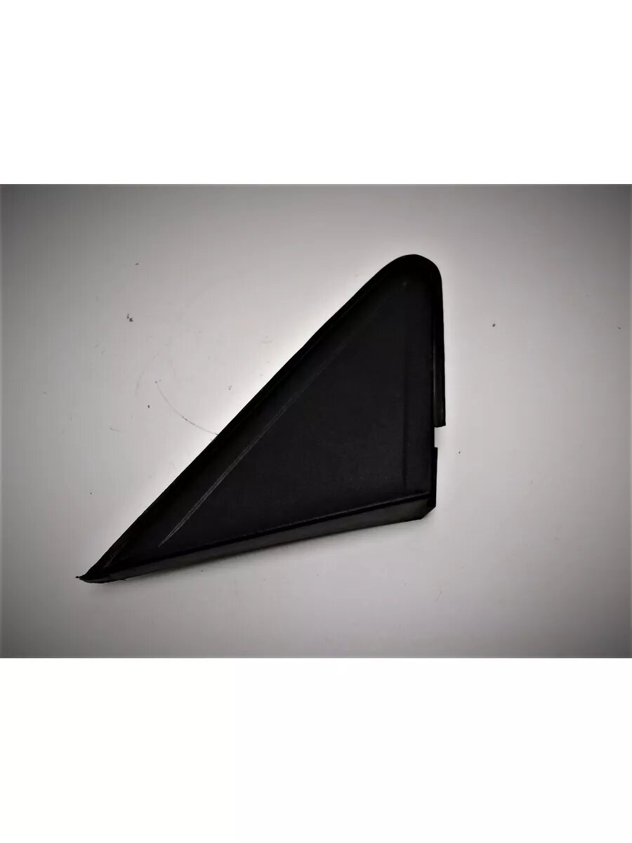 Молдинг накладка треугольная зеркала правая на Форд Фокус 2