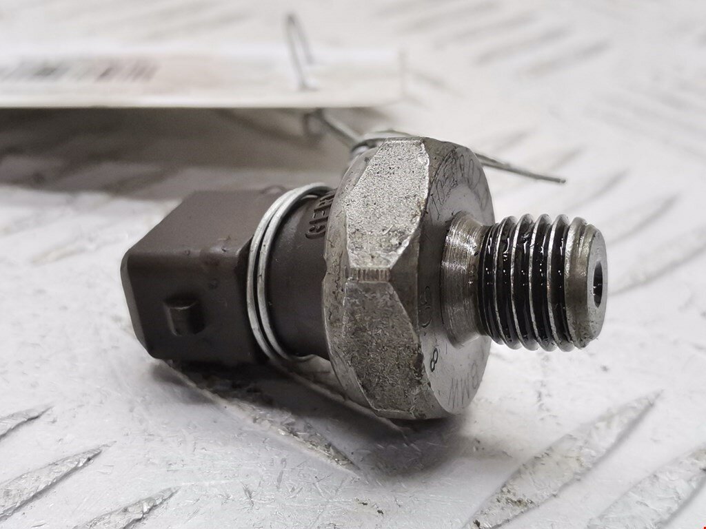 Датчик давления масла BMW 5-Series (E60/E61) 12618611273 арт. 2062418