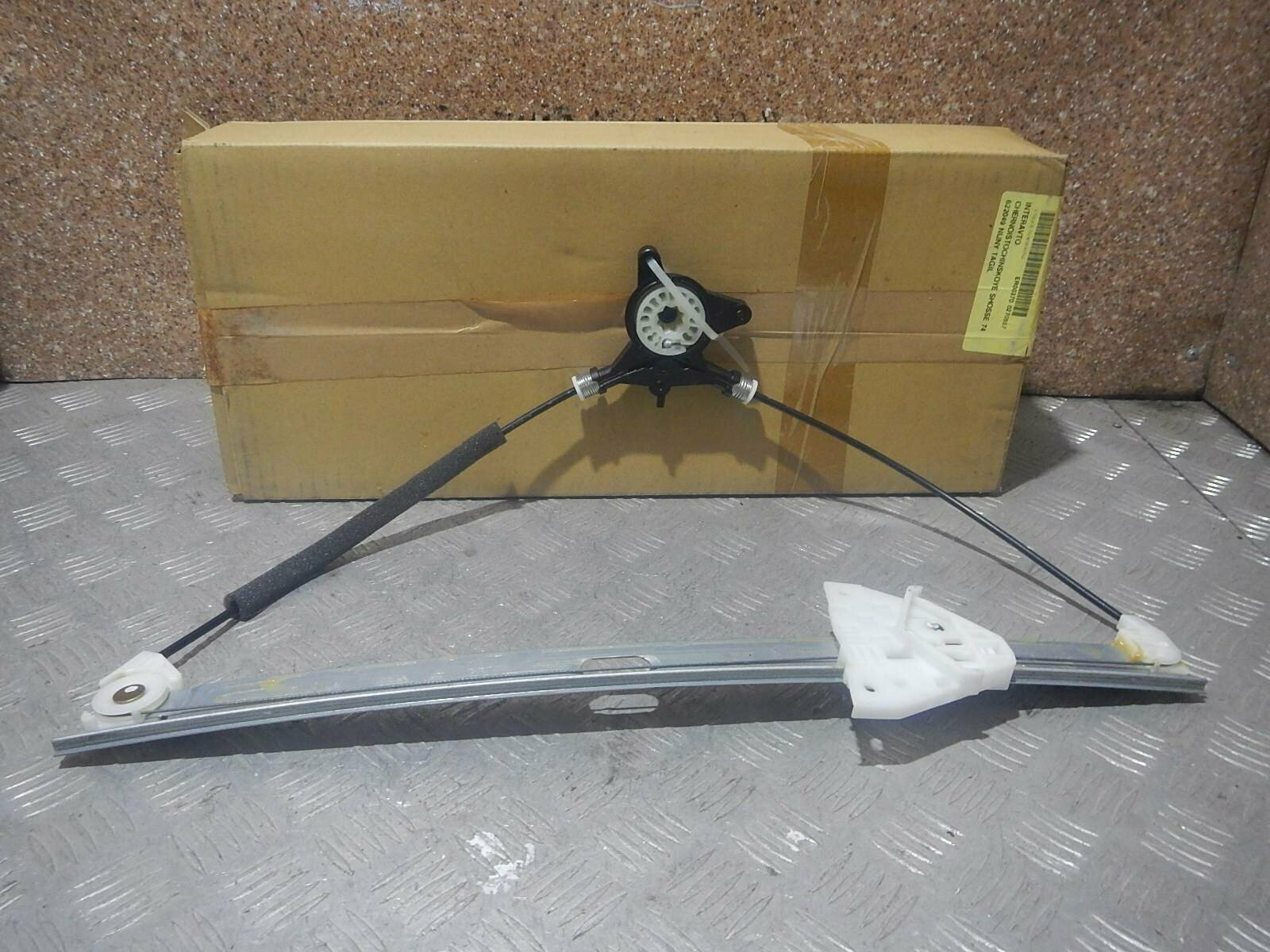 Б/У Стеклоподъемник электр.передний правый, Mazda (Мазда)-5 (CR) (05-10) MAZDA 5 (CR) (05-10) Без моторчика Новый 334614 ...