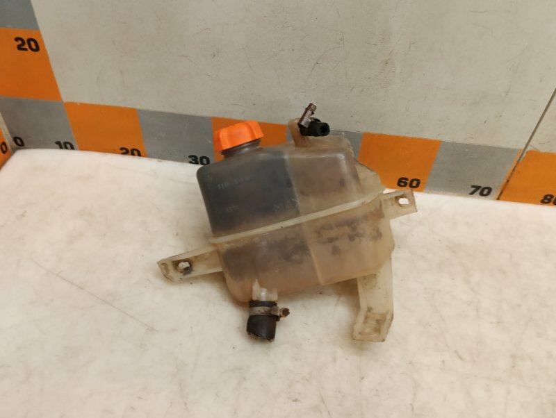 Б/У Лада Калина 1 Бачок расширительный Лада Калина 2006 11183 332124 LADA арт. 11181311010