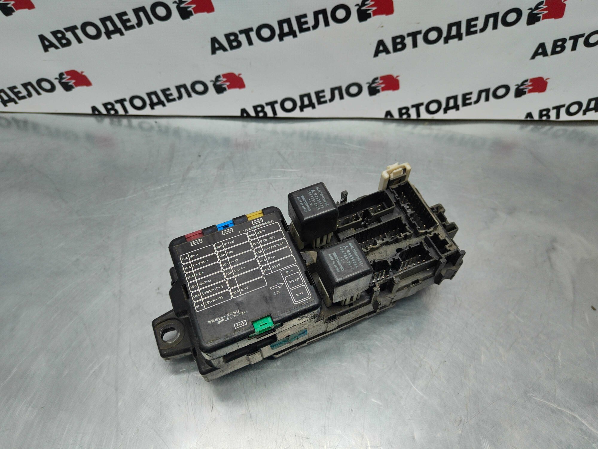 Блок предохранителей Mitsubishi Eterna E53A 1995 г
