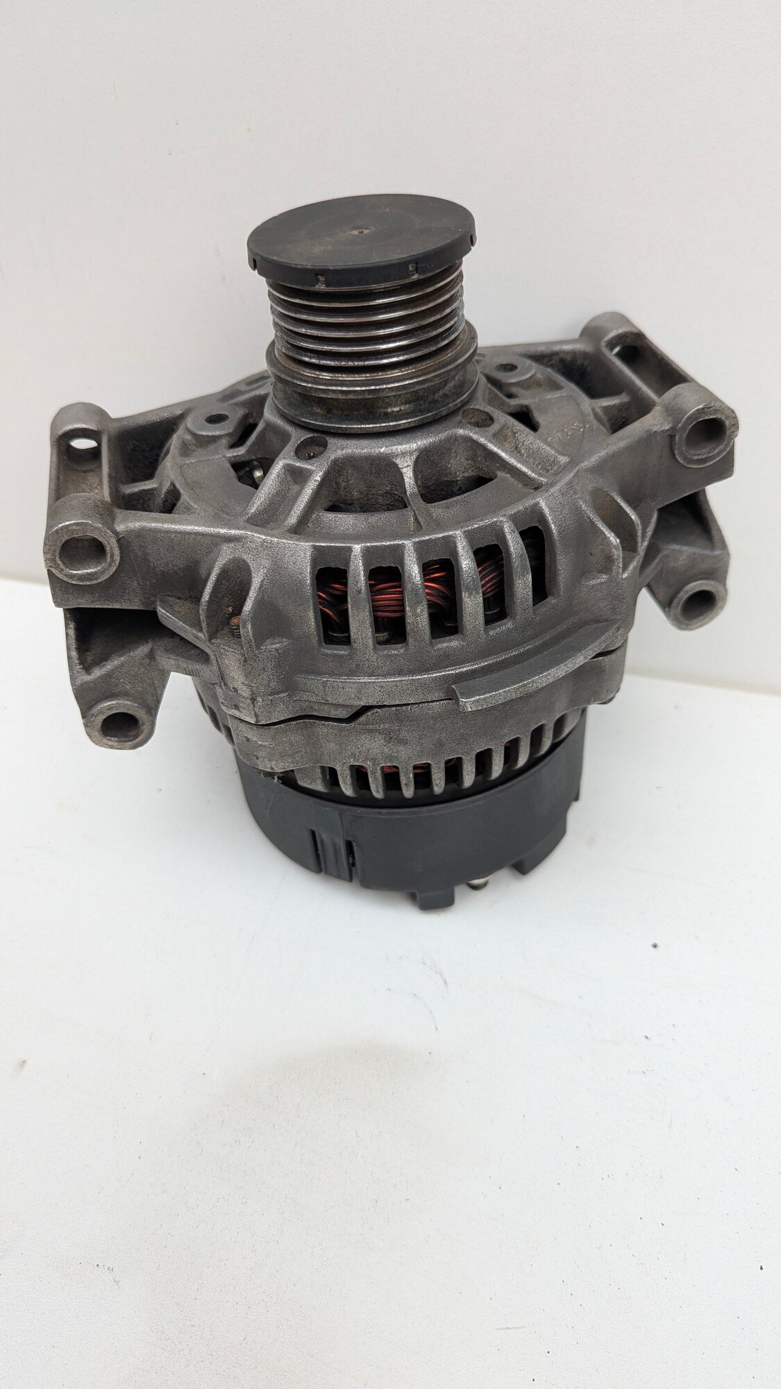 Генератор Mercedes Sprinter Б/У мотор ОМ 611