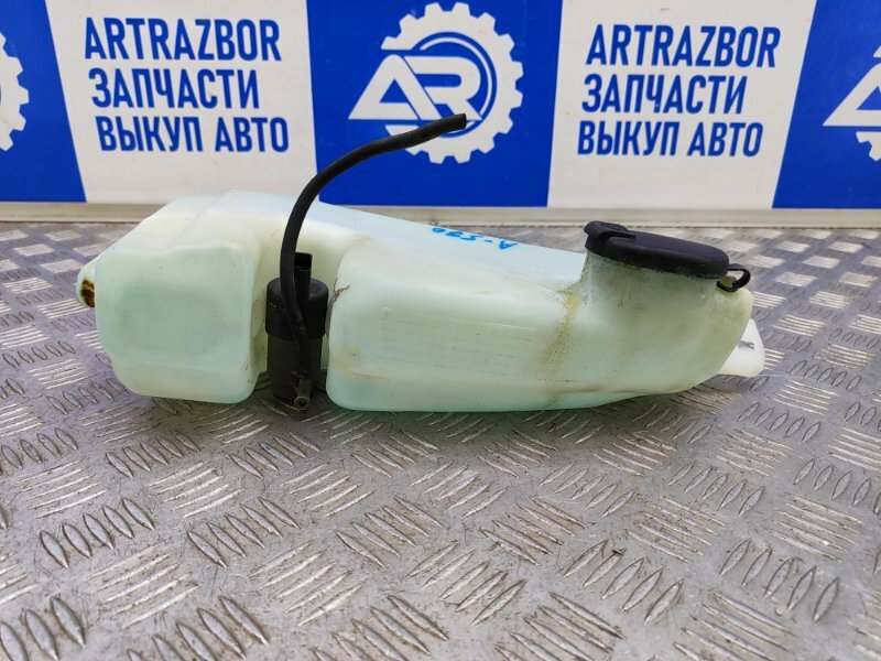 Б/У Бачок омывателя лобового стекла Renault Logan 1 / Рено Логан 1 1.4 K7JA710 75 Л.С 2007