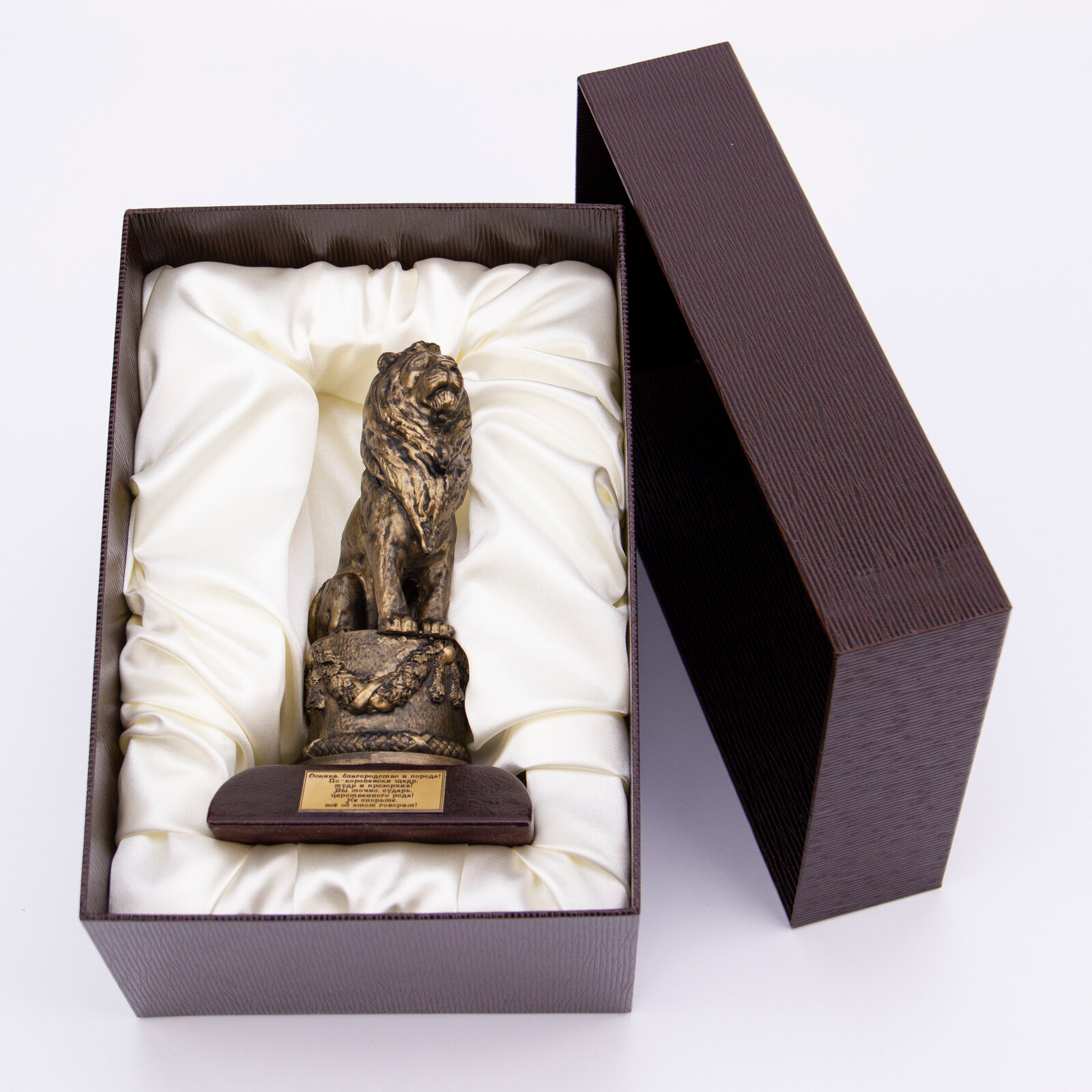 Фигурка из литьевого камня "Лев" ФЛК-62