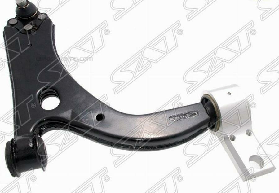 SAT STDD3234300 Рычаг подвески Mazda Demio 02-07 / Verisa 04-15 (Снизу/ Спереди/ Справа)