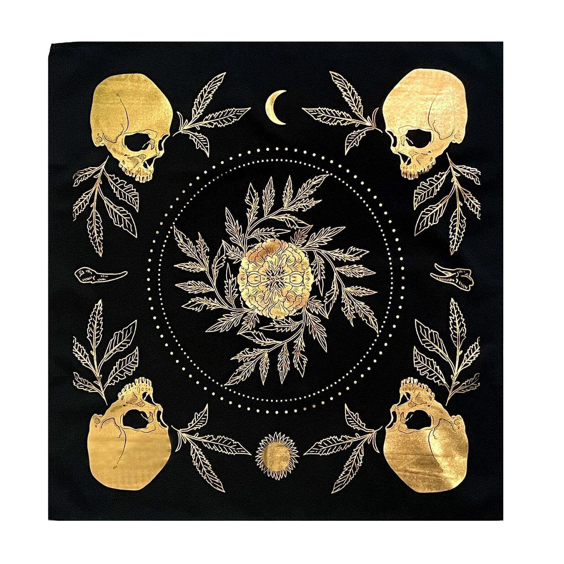 Скатерть для гадания Таро Зубы и Кости / Teeth and Bone Foil-Stamped Tarot Cloth