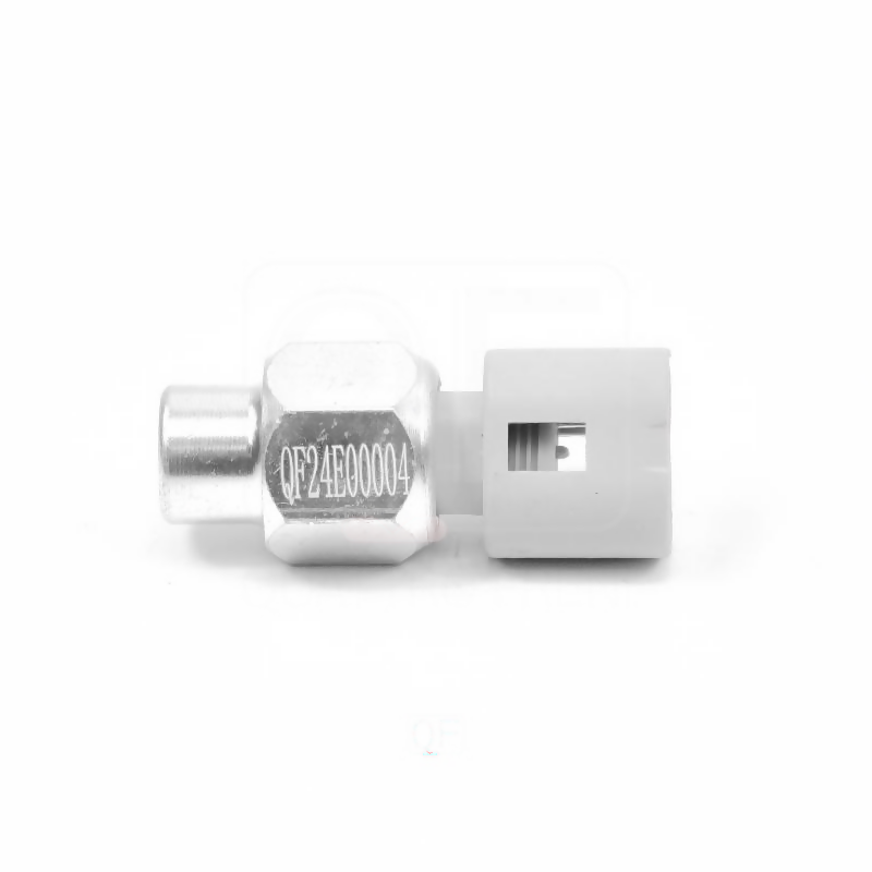 QUATTRO FRENI QF24E00004 (497610324R / 6001546493 / 7700413763) датчик давления масла гур\ Renault (Рено) logan / sandero /