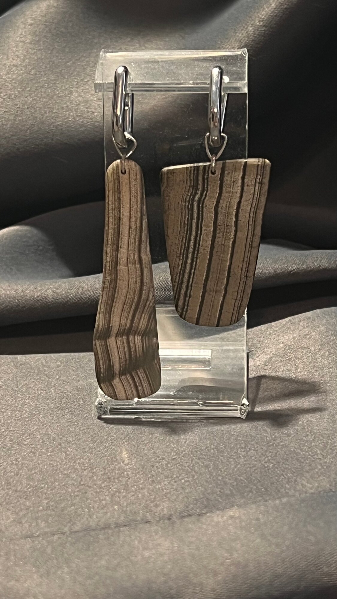 Серьги с подвесками, яшма