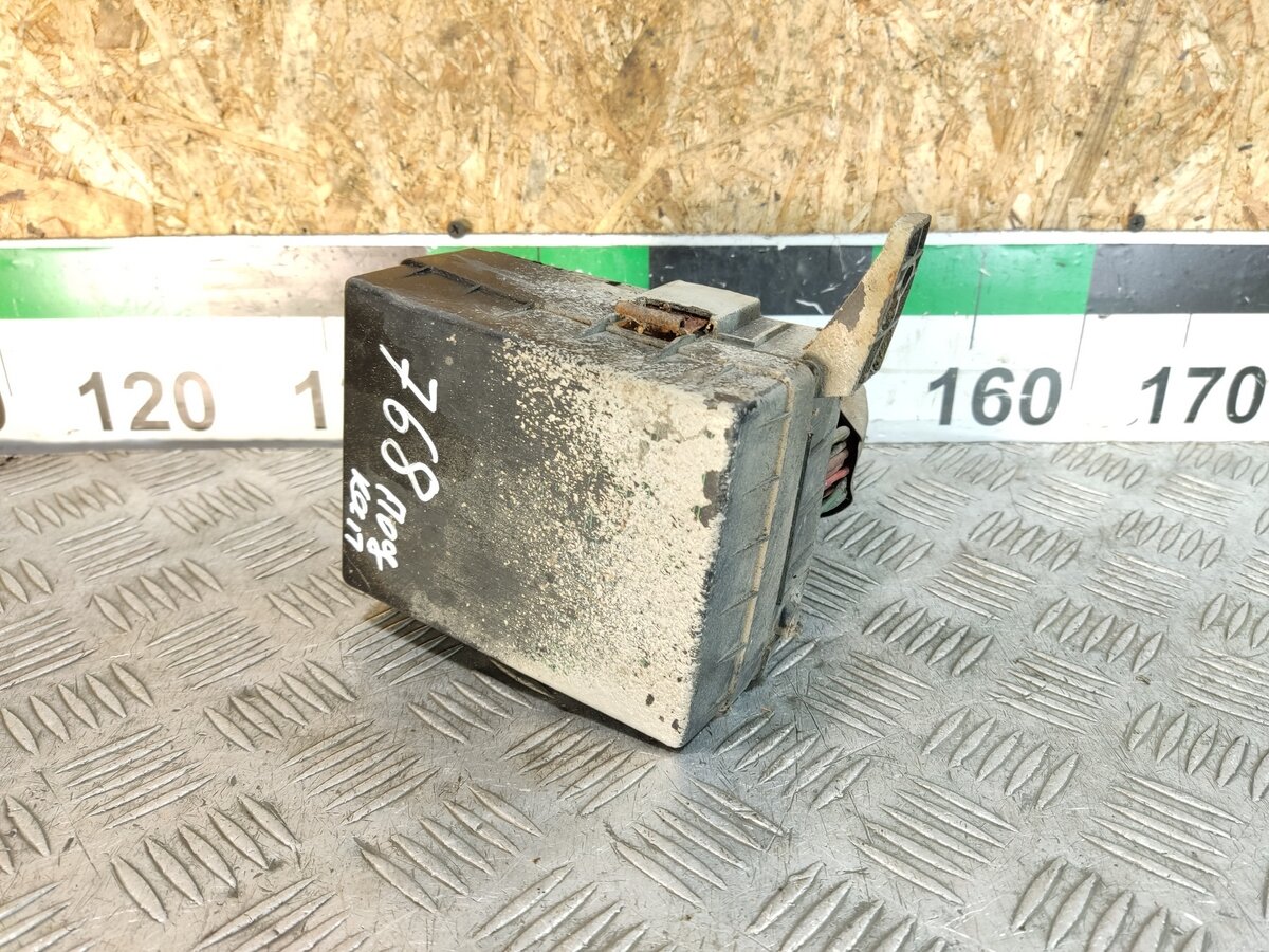 Блок предохранителей моторный HYUNDAI Starex H1 1997-2007 918504AA00