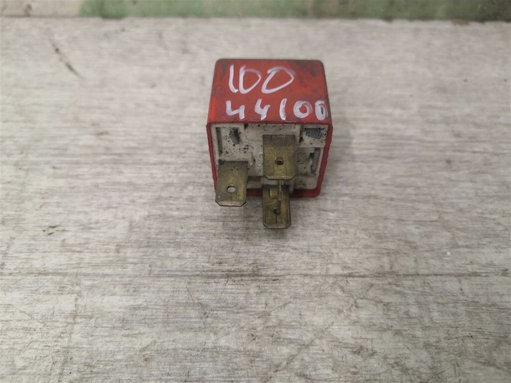 Реле Audi 100 200 (44) 83-91