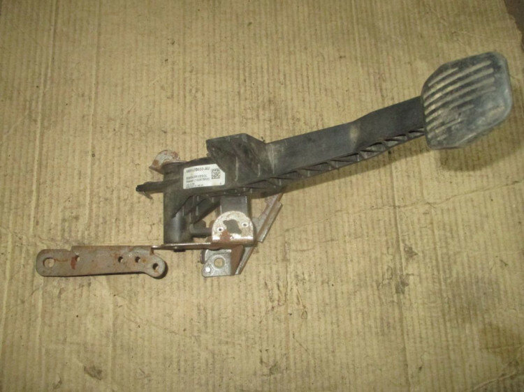 Педаль сцепления 1553972 4M517B633AU пластиковая Форд Фокус 2 с МКПП с 2008 г