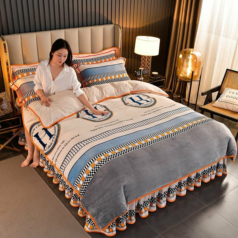 Комплект кровати из четырех предметов 2-х спальное 200х230 см, зимнее