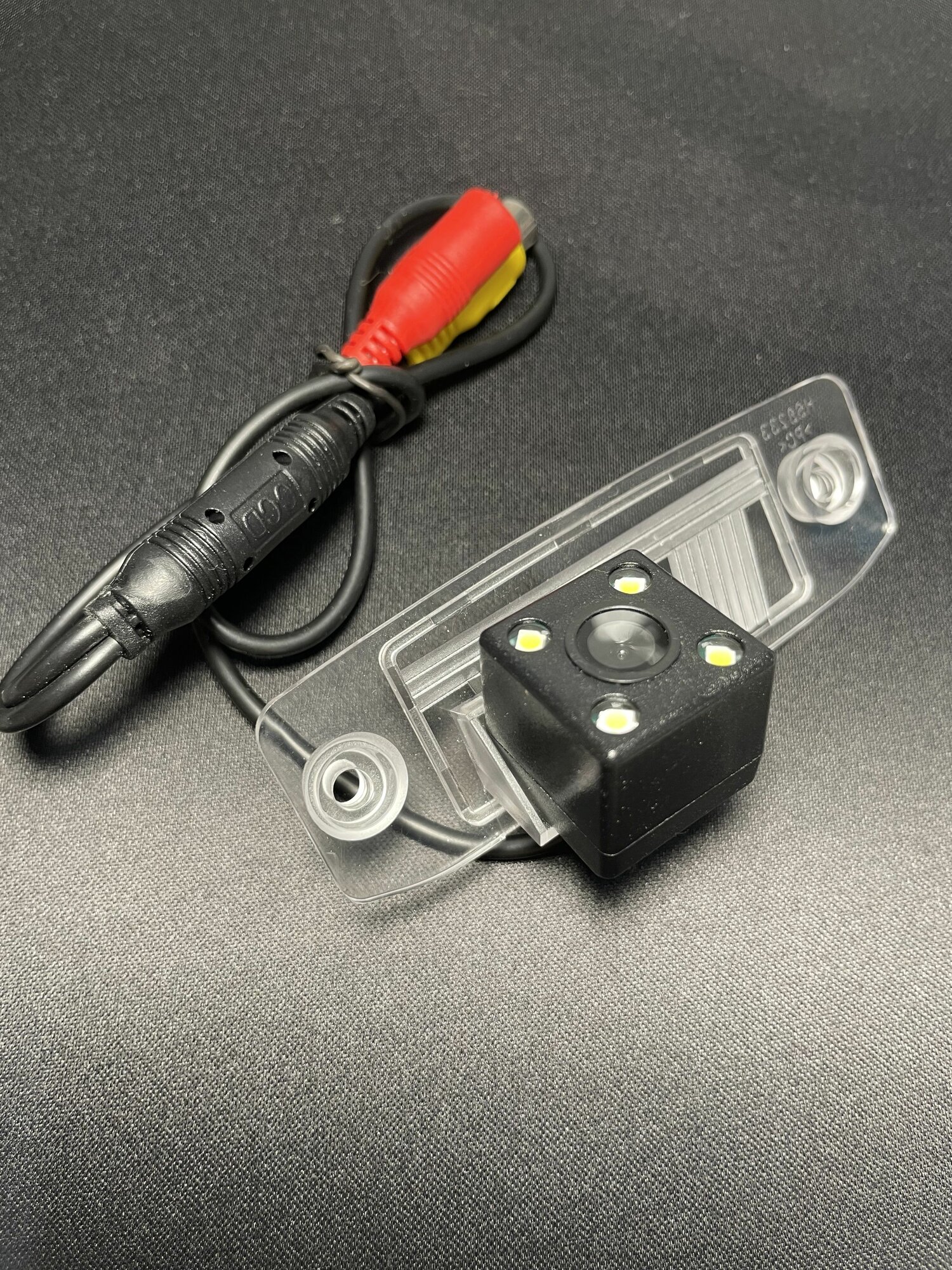 Камера заднего вида Kia Sorento 12+, Sportage 10+, Rio X-Line, Ceed (06-12)