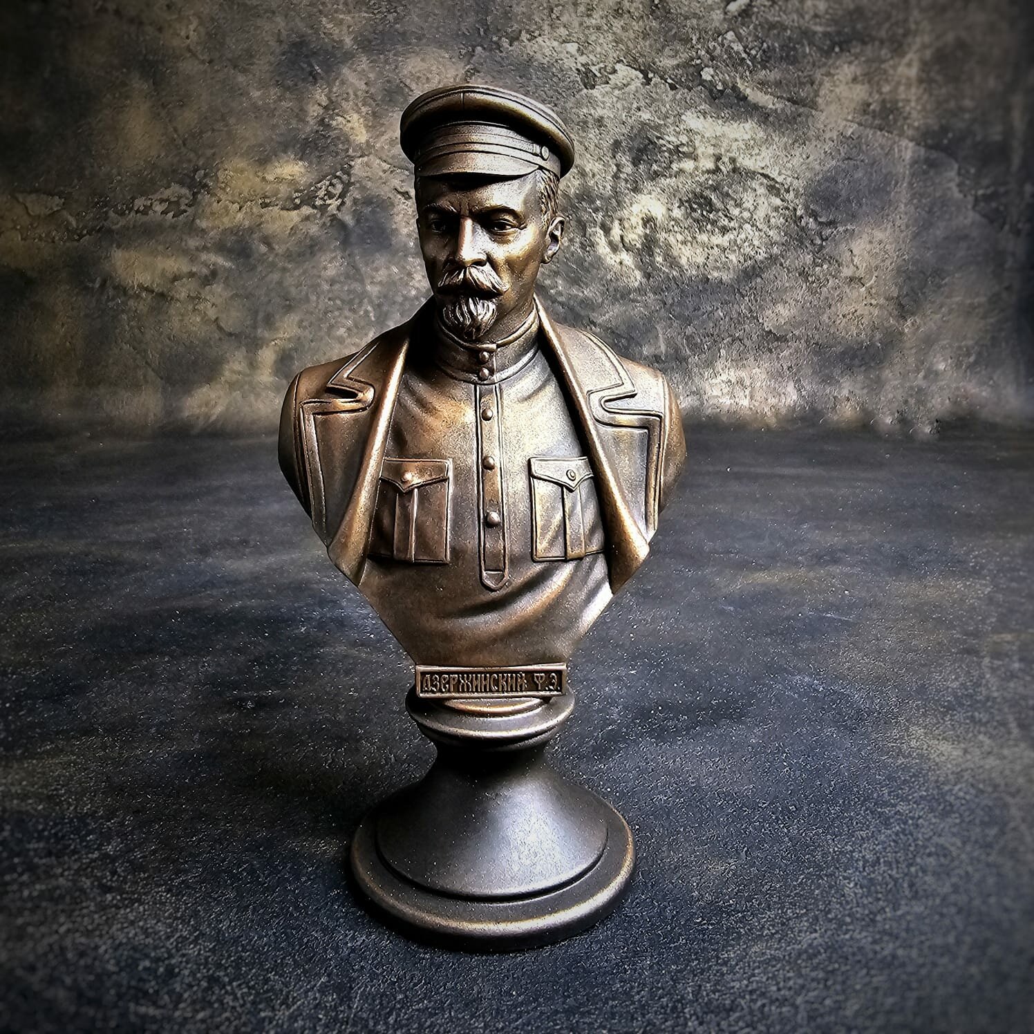 Бюст Дзержинский Ф. Э. в кепке, полистоун, цвет: состаренная бронза, 15см