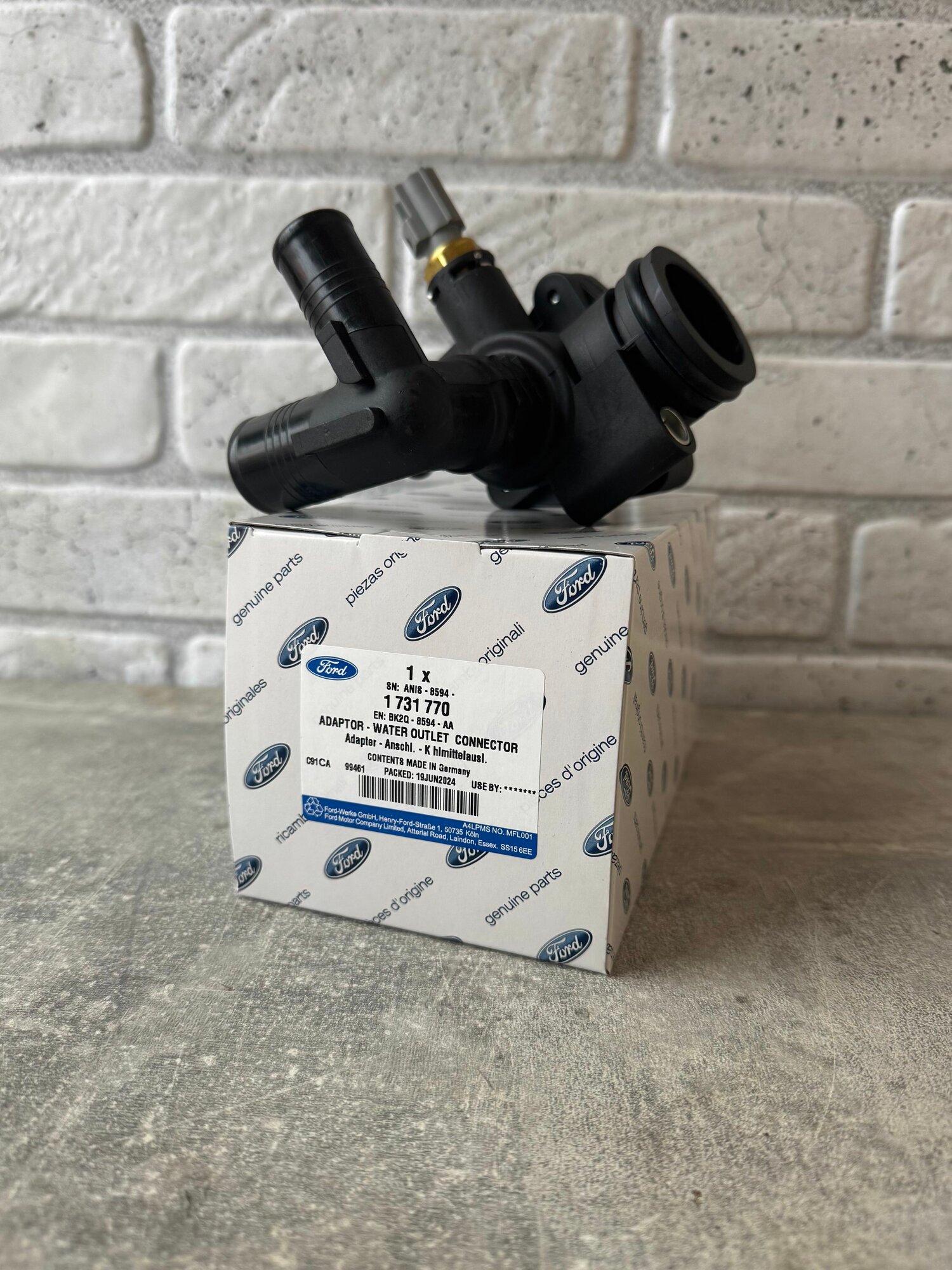 1731770 Оригинальный корпус термостата Ford