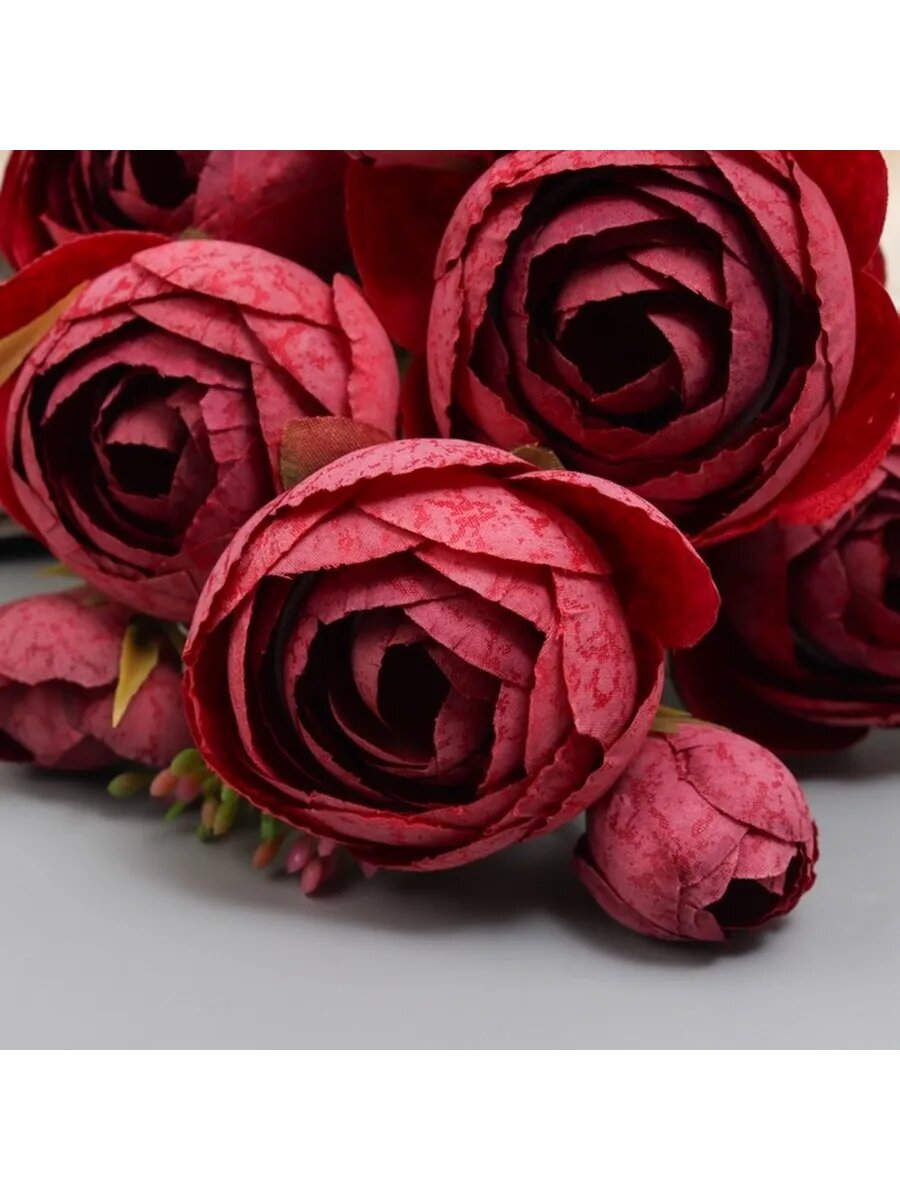 Элегантный букет пионов с миксом цветов