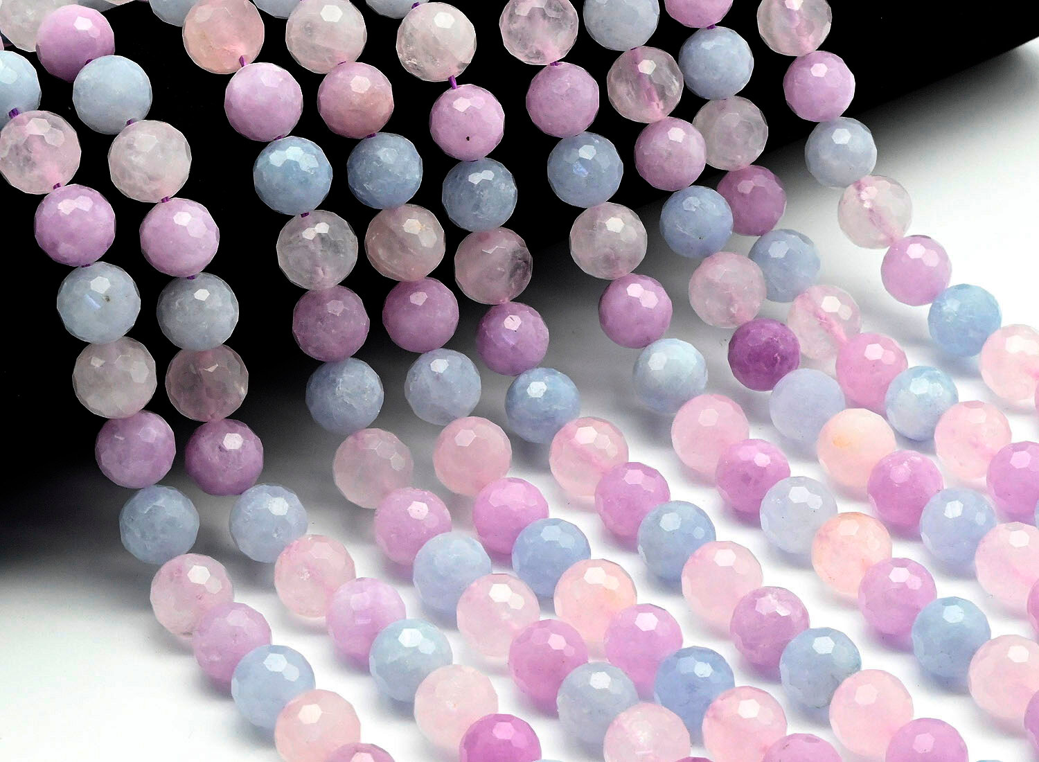 Бусины из кальцита шарик гр.10мм, цв. ассорти, 38см, 40 бусин. .