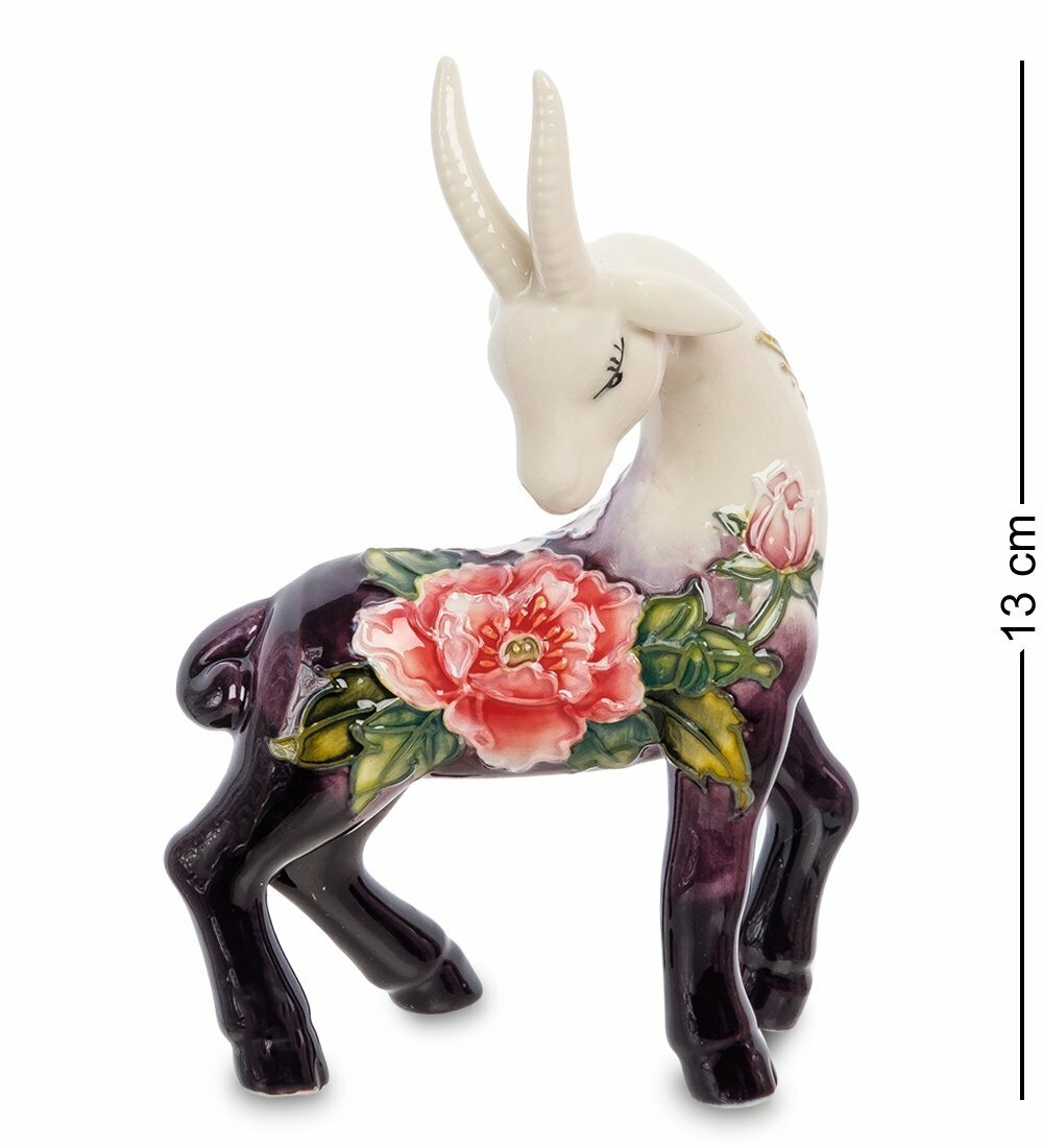 Фигурка интерьерная из фарфора 'Коза'