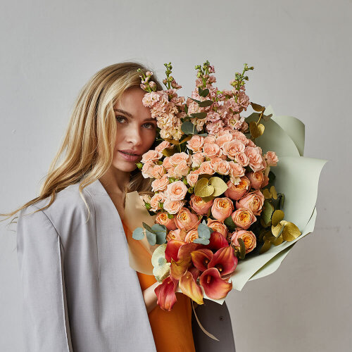 Букет Venus in Fleurs, микс цветов, 41шт, круглый, высота 60см
