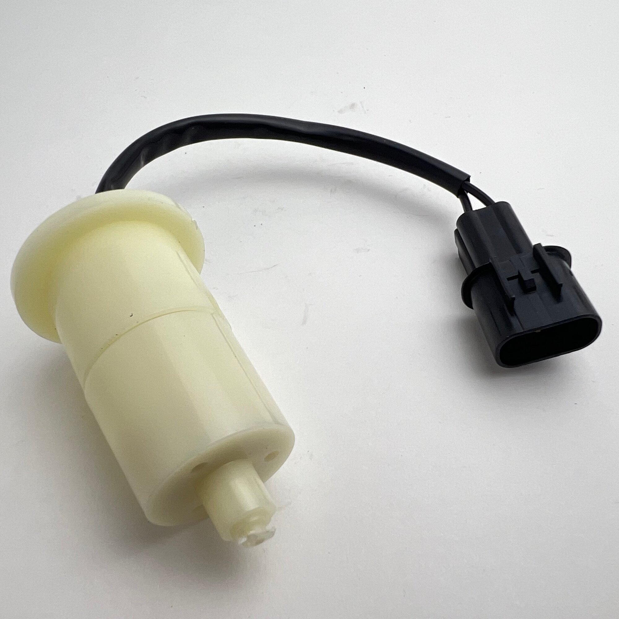 Датчик 985202M500 без резинки уровня жидкости бачка омывателя для HYUNDAI Solaris, Genesis, KIA Rio III (2011-2017) Hyundai/kia датчик уровня жидкости бачка стеклоомывателя 985202m500