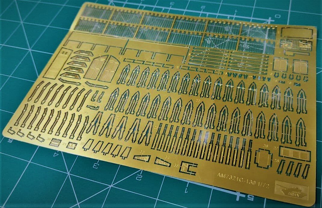 AM7321 Фототравление для самолета C-130 Геркулес, 1/72