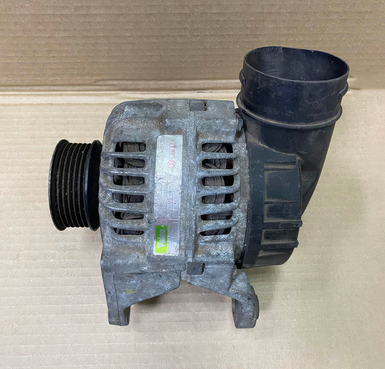 Генератор Audi A6 C5 2.4 CA 837 IR