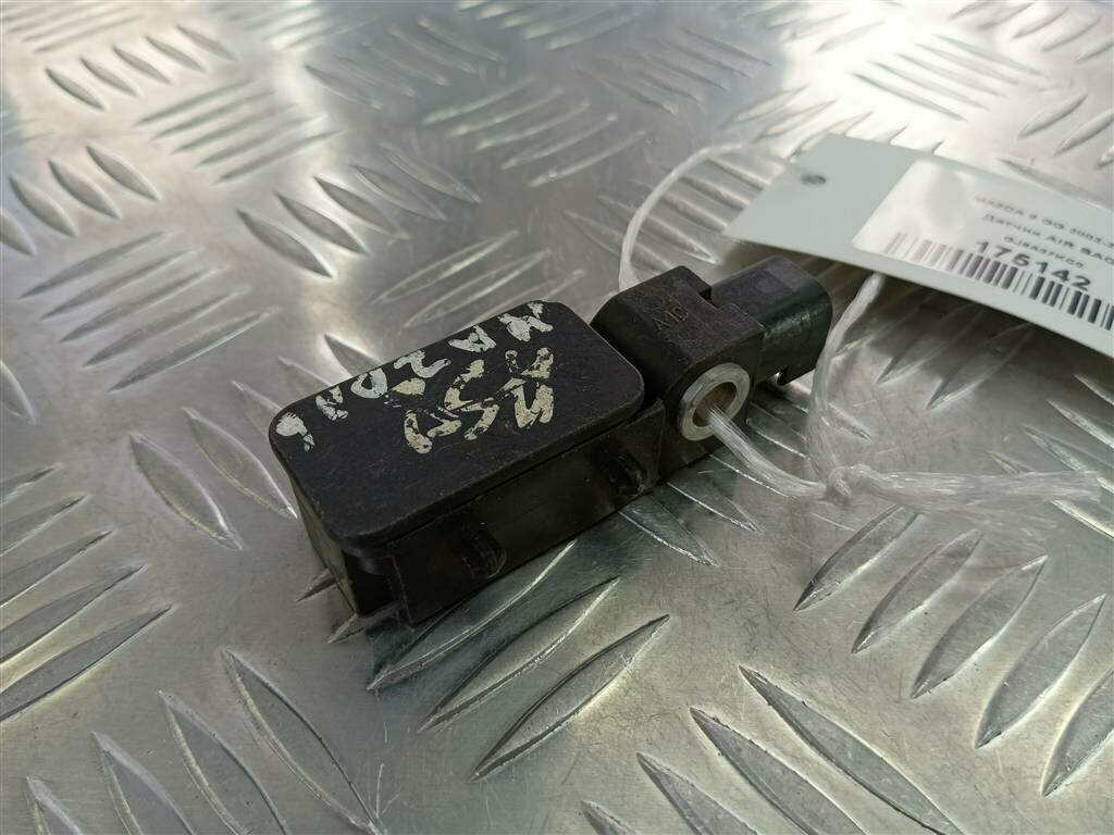 Датчик удара (AIR BAG) Б/У для MAZDA 6 GG рестайлинг (2005—2008) GJ6A57KC0