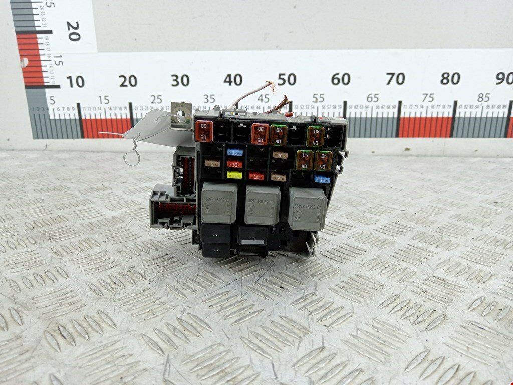 Блок предохранителей Ford Mondeo 4 1681101 арт. 1976281