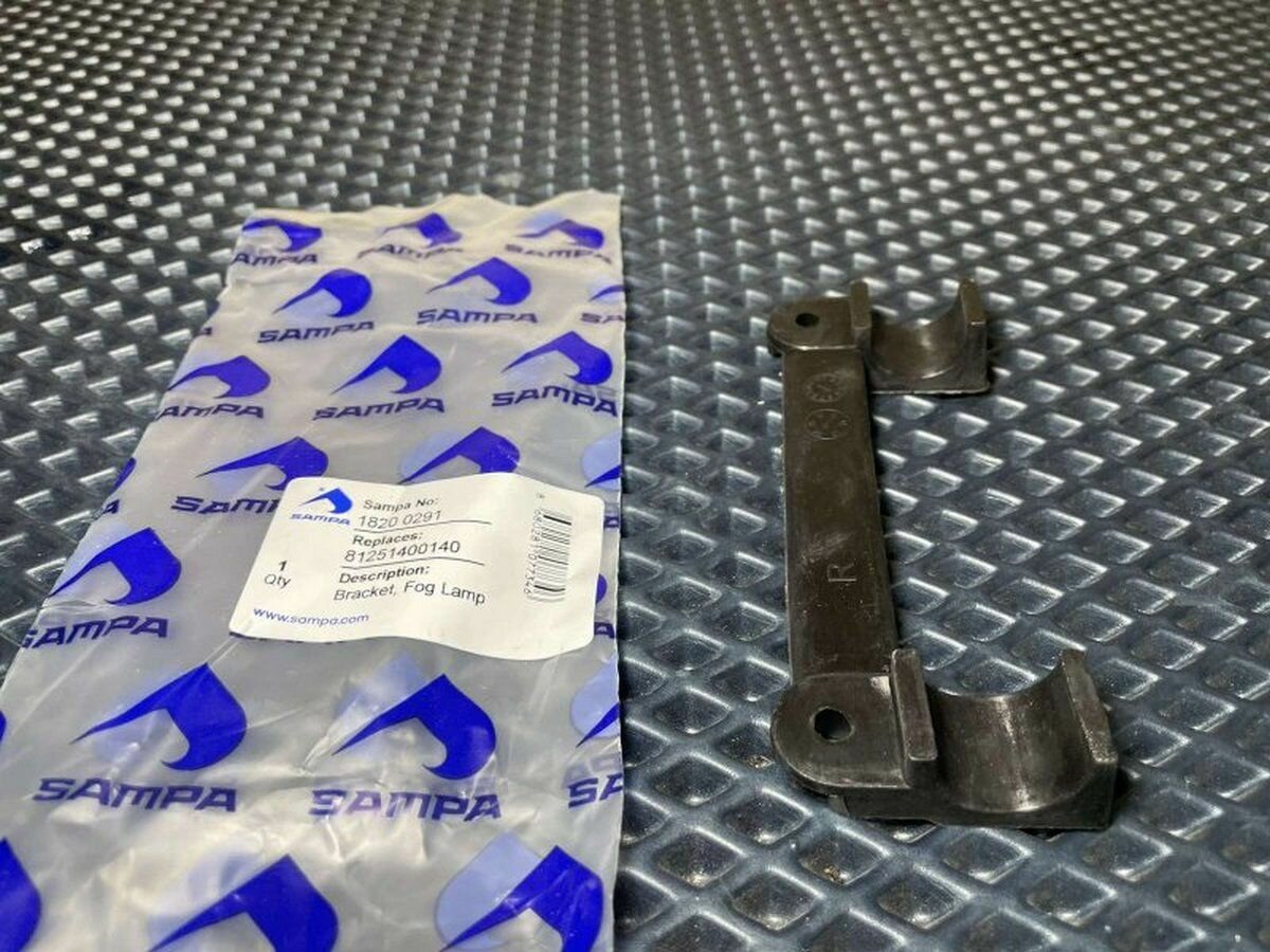 Кронштейн крепления противотуманной фары MAN TGA правый (MAN TGA)