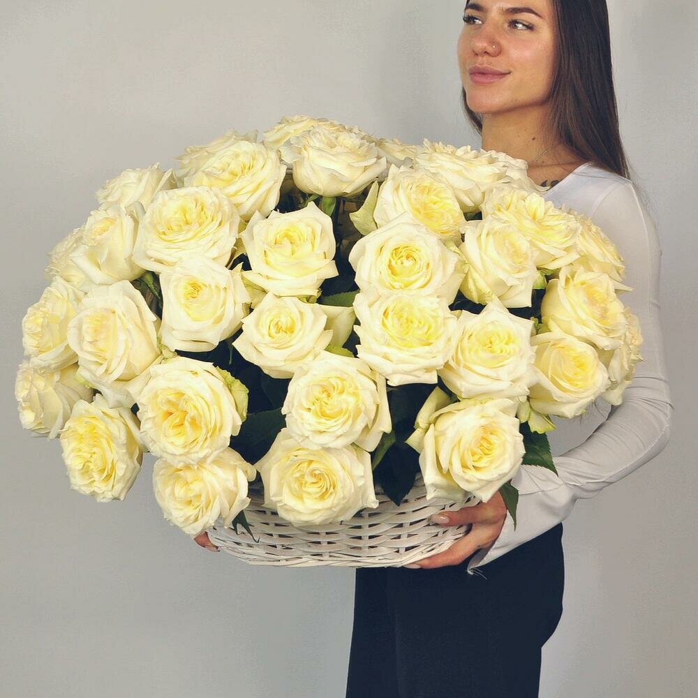 Самые шикарные розы для особенной девушки (51 роза в корзине)