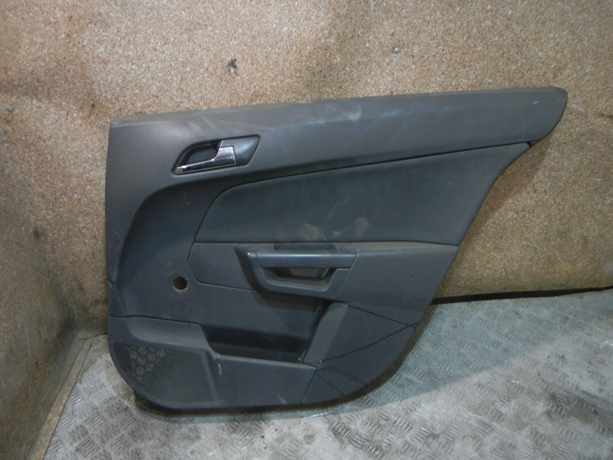 Б/У Обшивка двери задней правой, Opel (Опель)-ASTRA H (04-) OPEL ASTRA H (04-) Седан/универсал под механический с/п. Зади...
