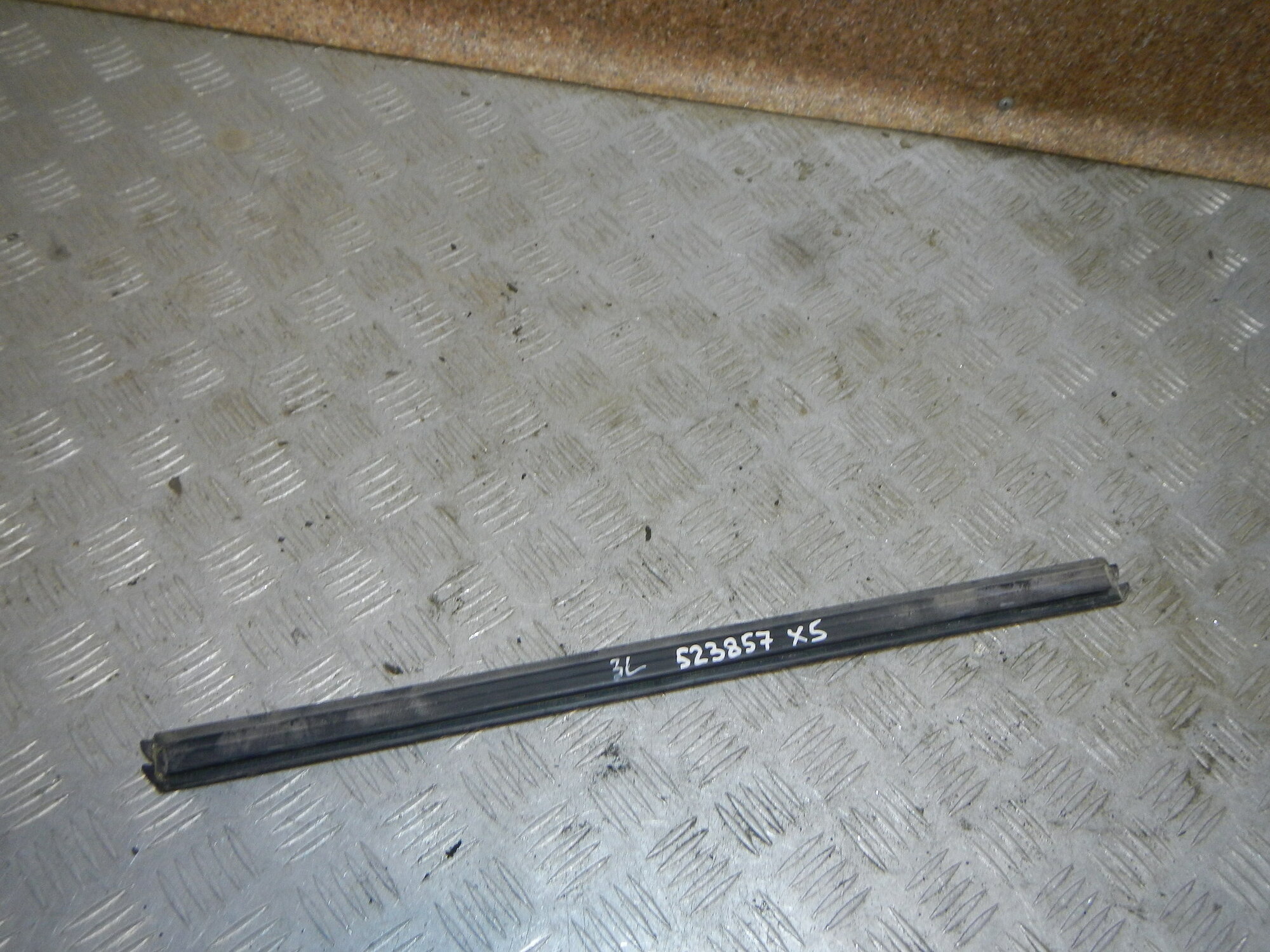 Б/У Накладка двери задней левой, BMW (БМВ)-X5 (E53) (99-06) BMW X5 (E53) (99-06) Внутренняя. Без повреждений. 523857 BMW ...