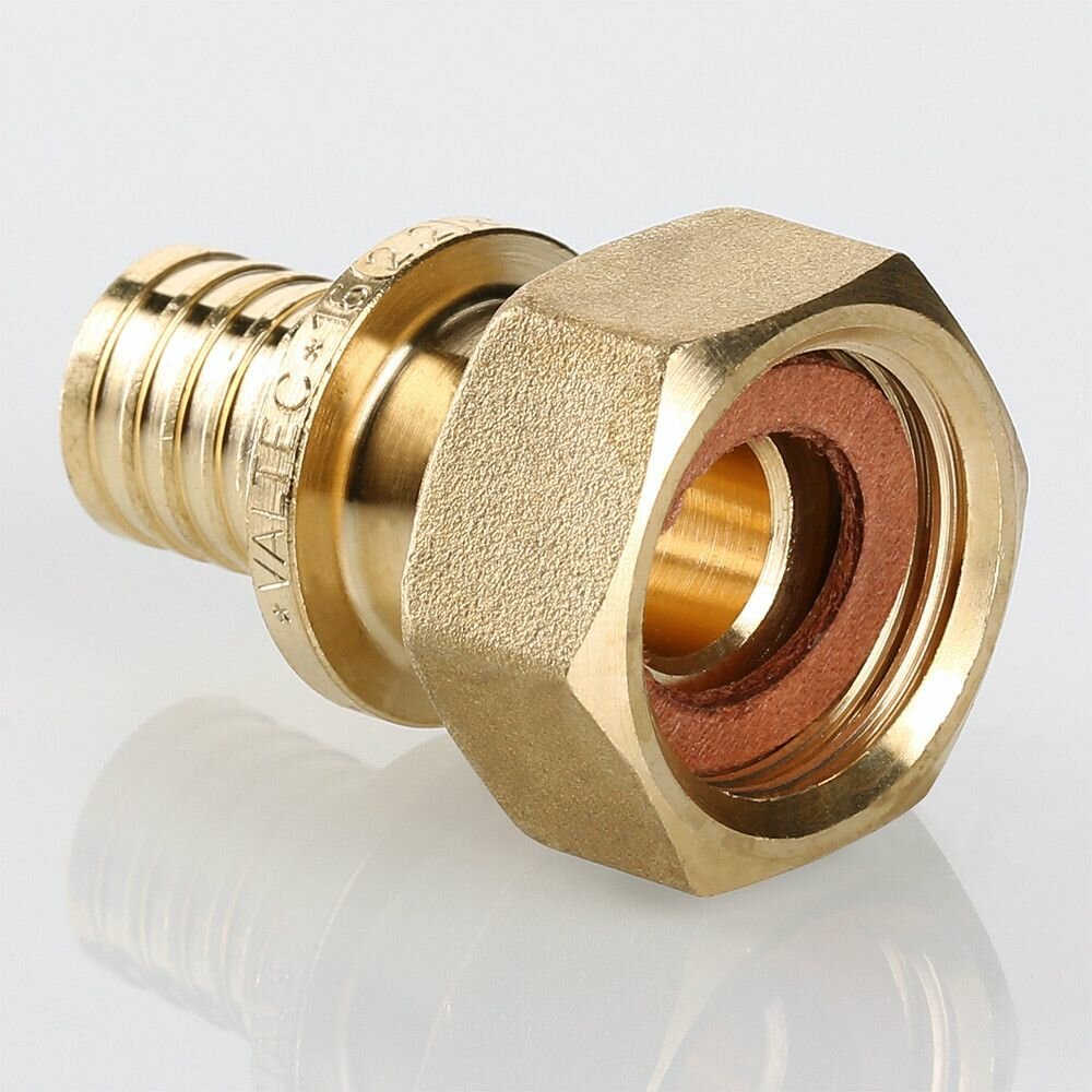 Переходник с накидной гайкой VALTEC 20х1/2"В латунь, VTm.422. BG.002004