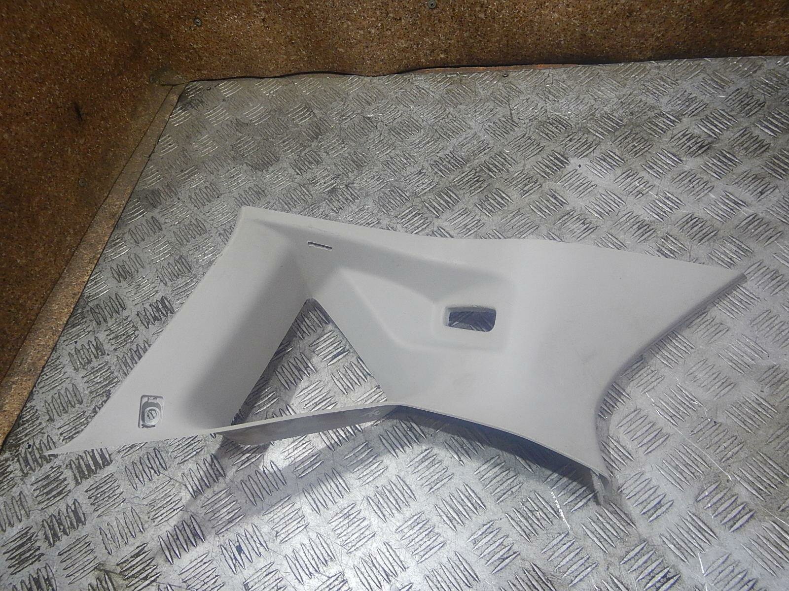 Б/У Обшивка стойки задней левой, Ford (Форд)-FIESTA (08-17) FORD FIESTA (08-17) Хэч Царапины 381796 FORD арт. 1838408