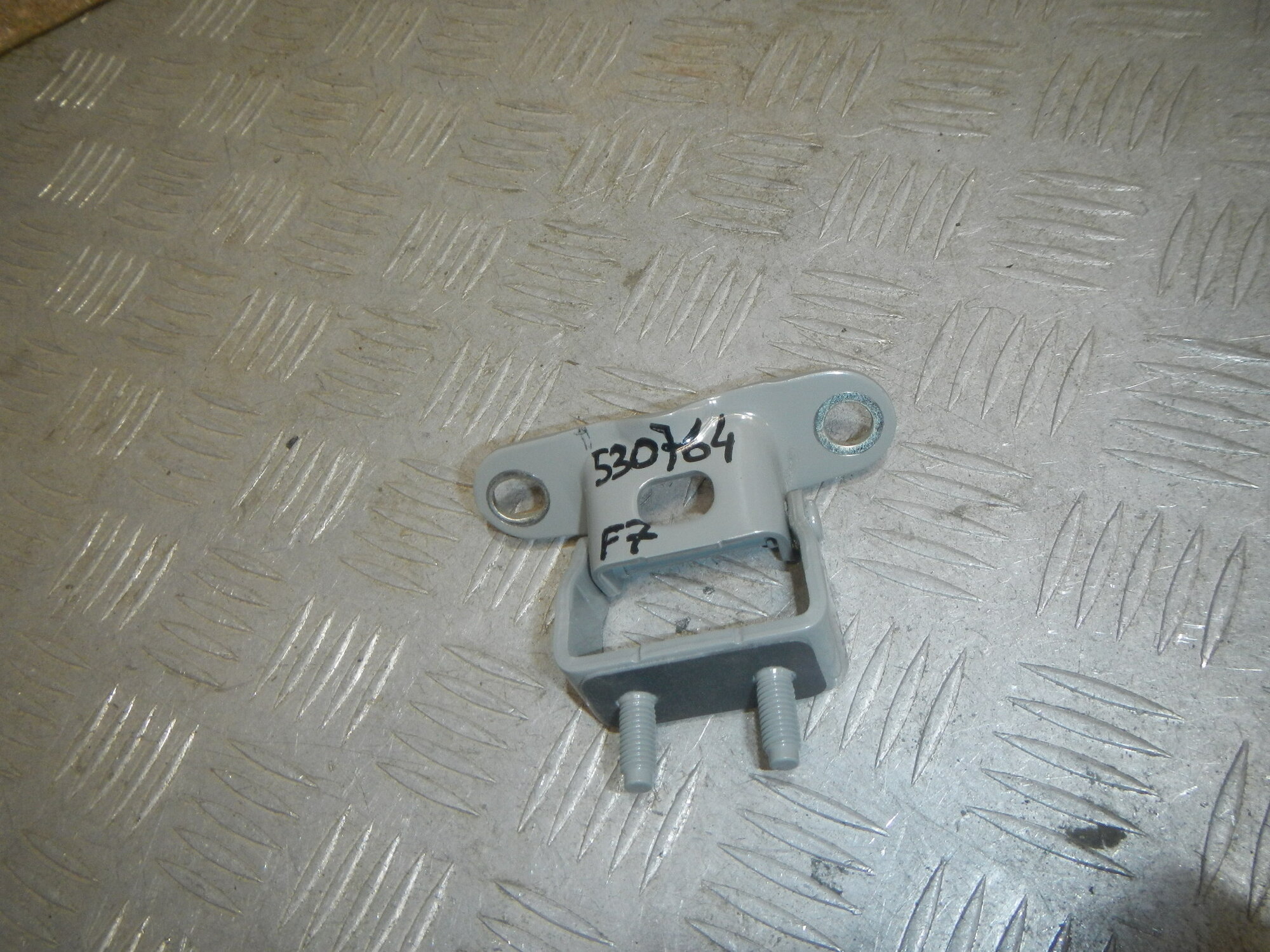 Б/У Петля двери багажника, Haval (Хавейл)-F7 (19-) Haval F7 (19-24) Без видимых повреждений. 530764 HAVAL арт. 6306100XK...