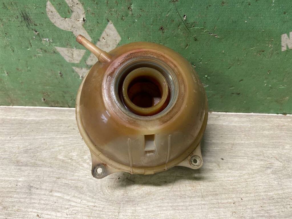 Бачок расширительный VW Golf 3 Vento 91-97