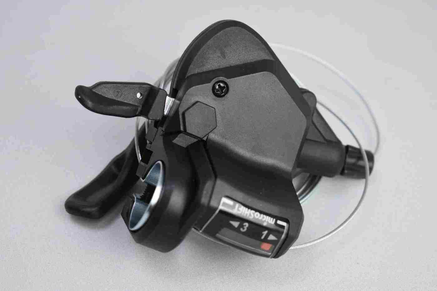 Шифтер MicroShift , TS39, левый, 3 скорости, индикатор, трос 1800мм, черный