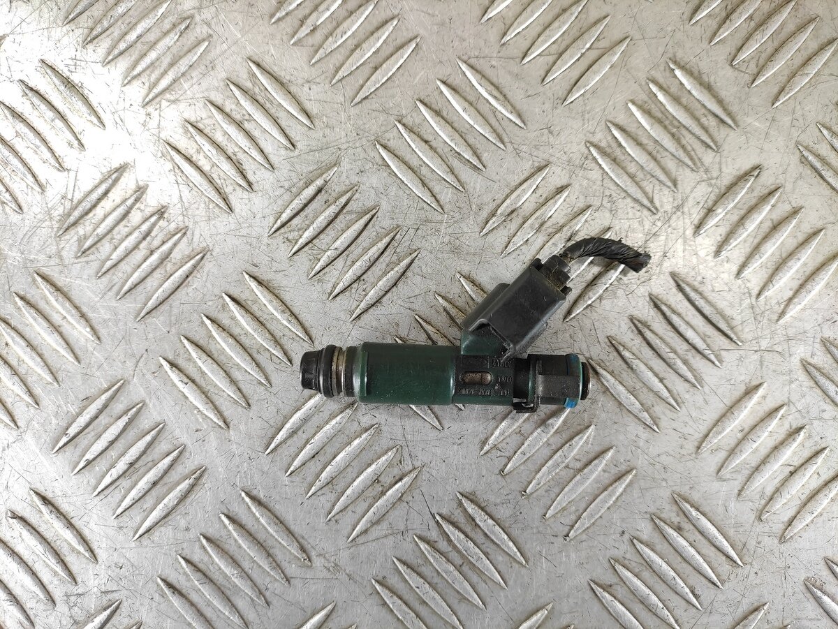 Форсунка двигателя MAZDA MPV LW ЛВ AJ5113250