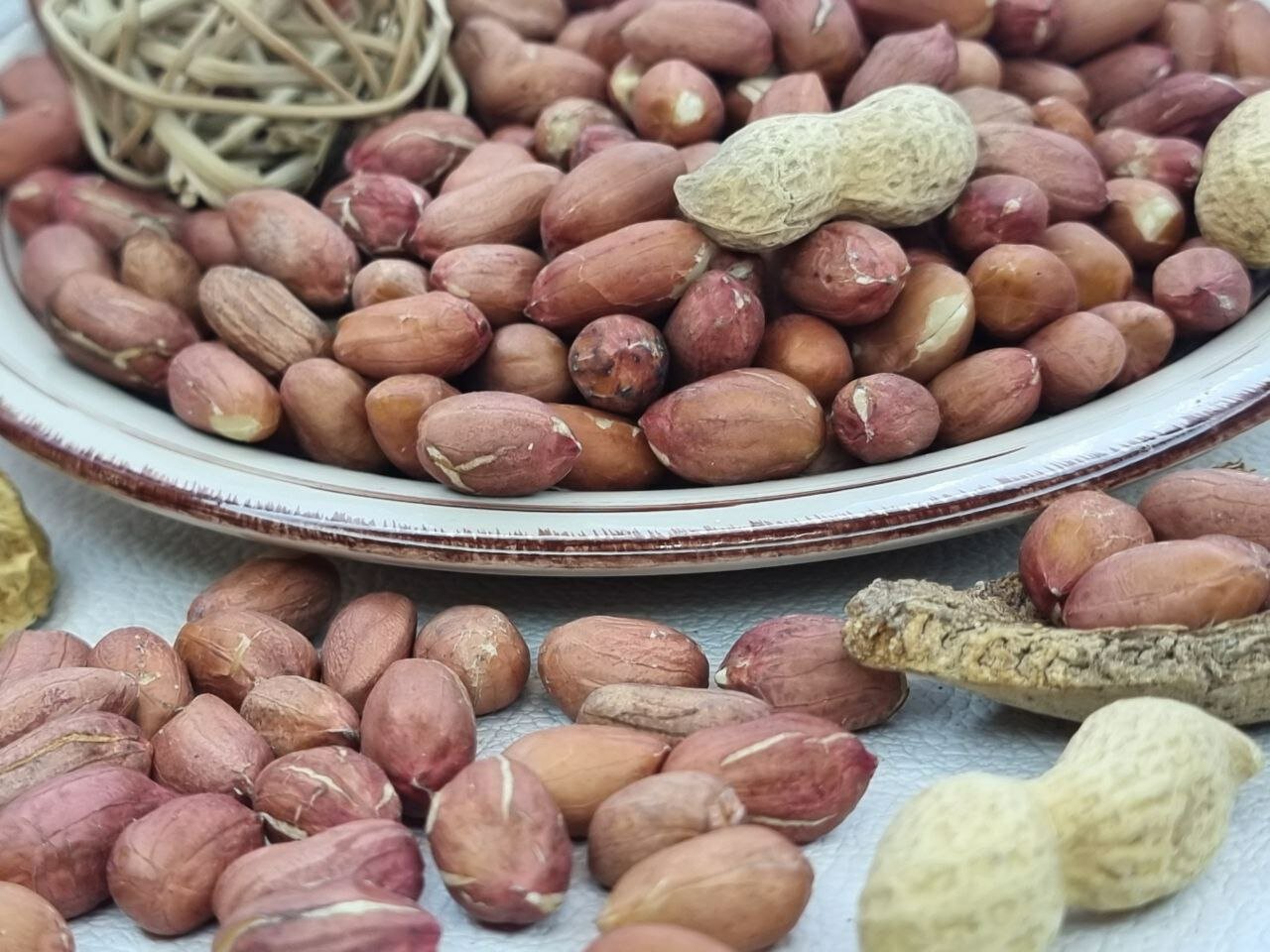 Сырые ядра арахиса