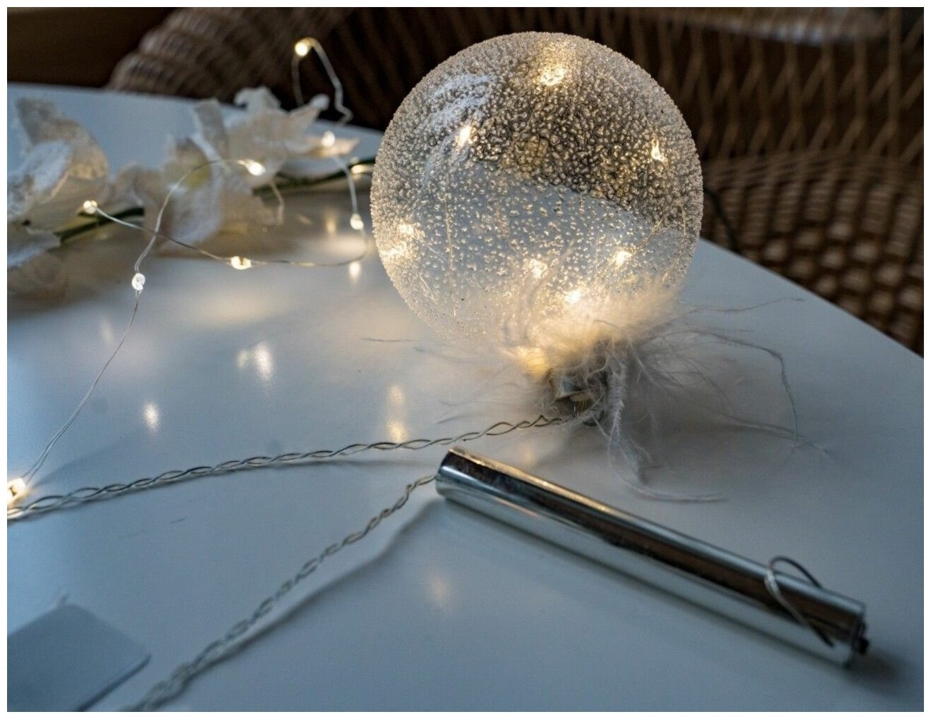 Светящийся ёлочный шар чудо В пёрышках, стекло, 10 тёплых белых микро LED-огней, 12 см, Peha Magic GF-16415