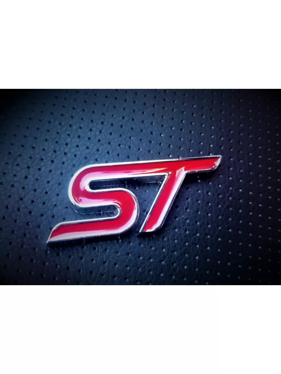 Шильдик ST задний на крышку багажника на Форд Фокус 2 Фок 3